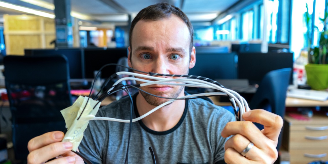 J'ai essayé de sleever mes câbles moi-même, le résultat est... - Digitec