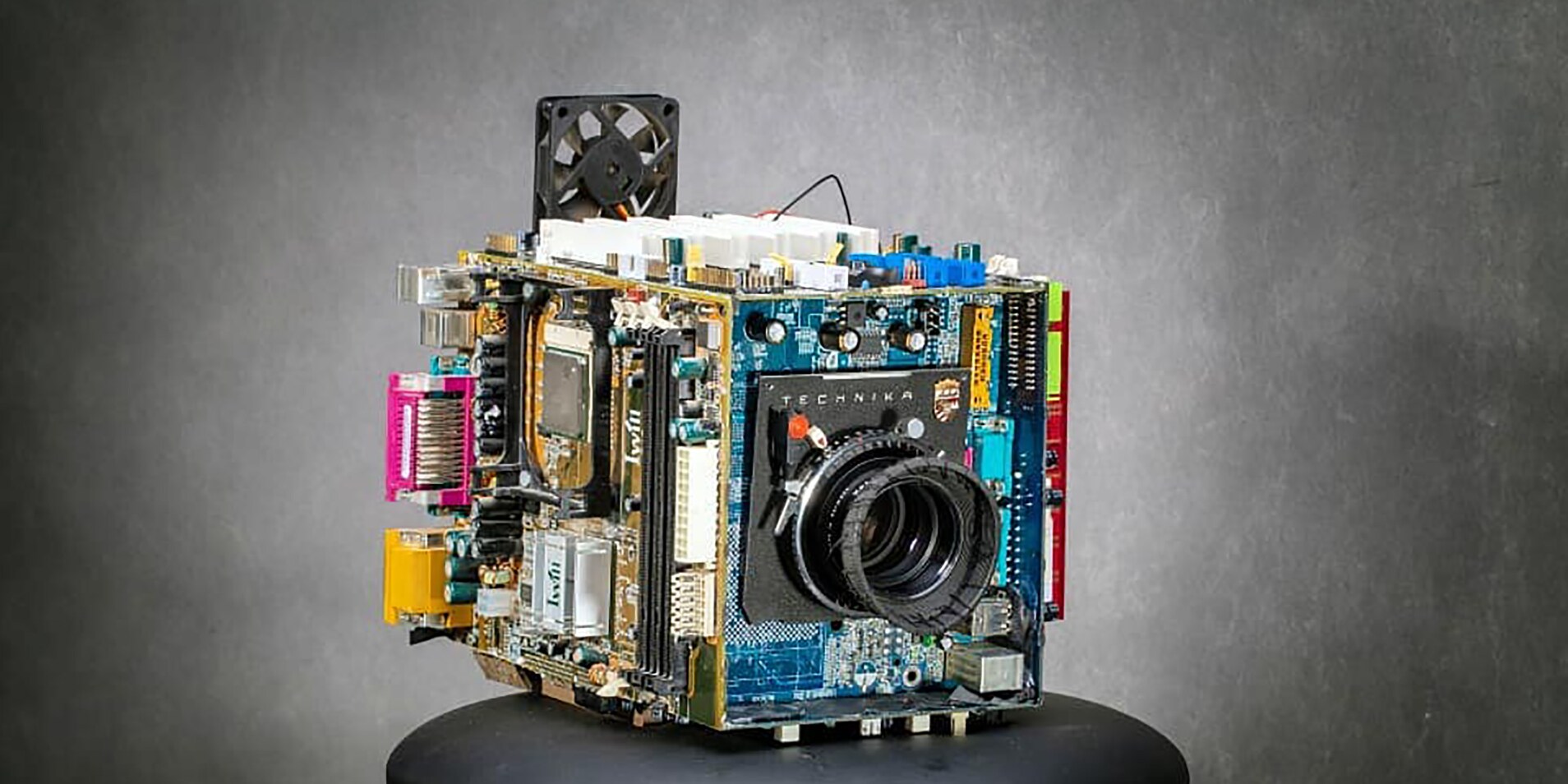 Total scrap: camera made from old computer parts - digitec
