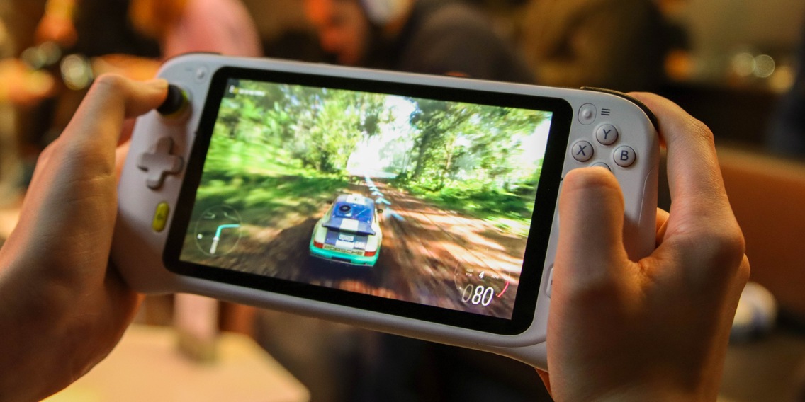 Logitech G Cloud Gaming Handheld : tablette avec contrôleur fixe pour ...