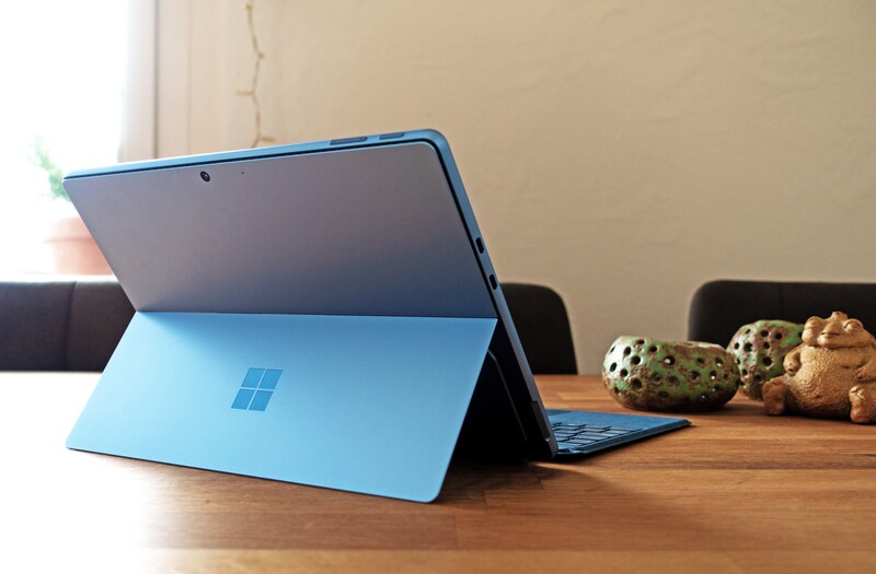 Reviewing the Microsoft Surface Pro 9: fresh colours and CPUs, but no ...