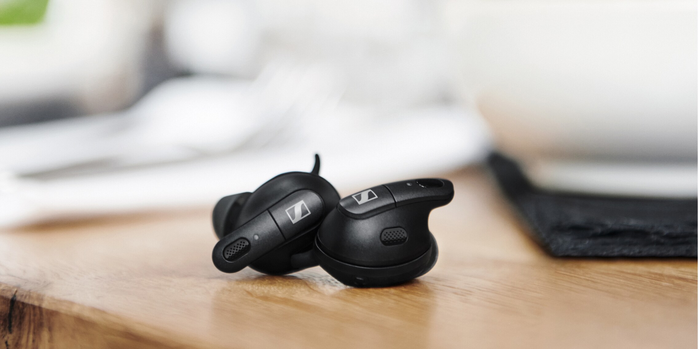 Conversation Clear Plus: Sennheiser stellt sprachverstärkende In-Ears ...