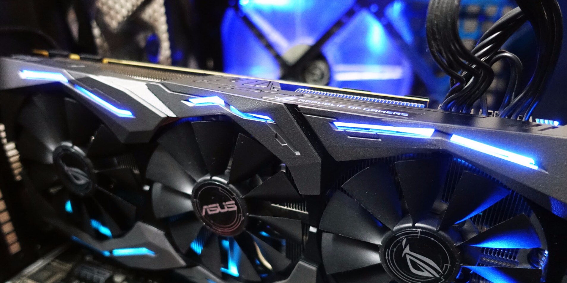 Puissantes et élégantes, les cartes graphiques Asus font battre le cœur ...