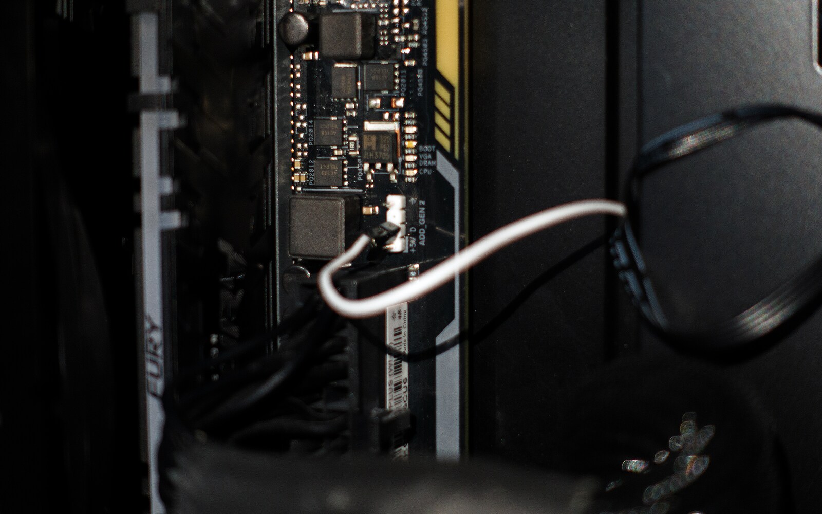 Comment installer le ventilateur à LED RGB de Corsair sur un header ARGB - digitec