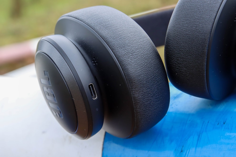 JBL Live 770NC im Test: Günstiger Over-Ear-Kopfhörer - digitec
