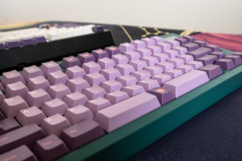 Two Zoom75 custom keyboards compete - digitec