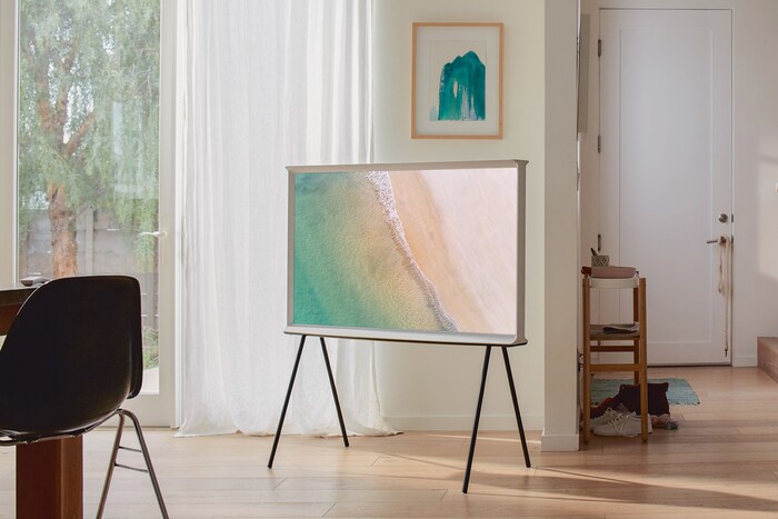 Free-standing televisions and TVs on stands - digitec