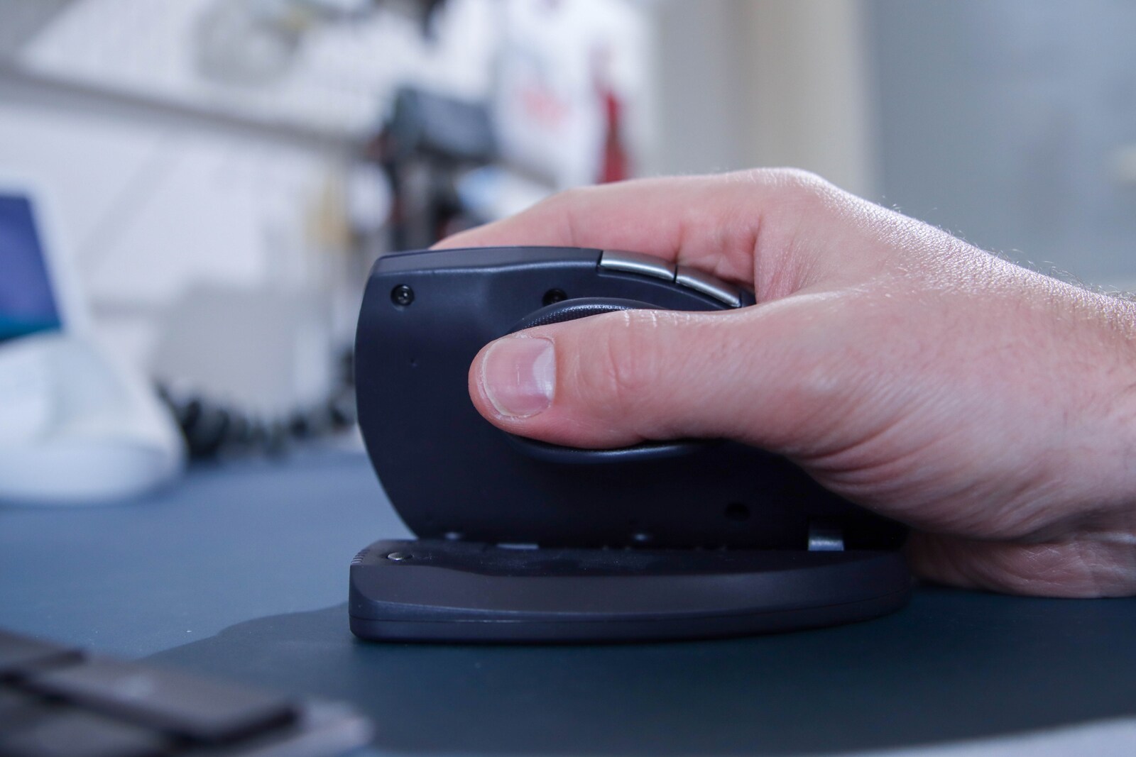 Contour Unimouse im Test: Eine flexible vertikale Maus - digitec