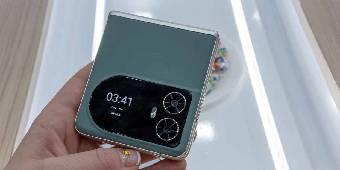 Flip phones will soon be cheaper at the MWC in Barcelona - Digitec