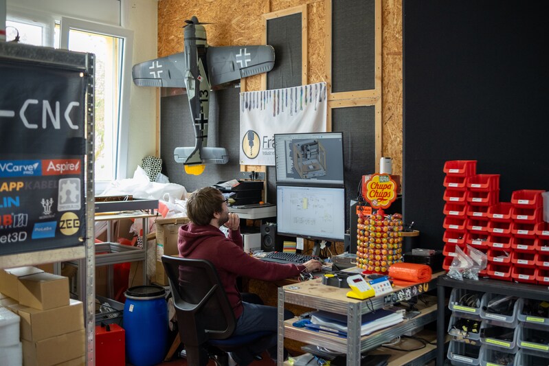 Kubus Pro : une fraiseuse CNC de bureau suisse ? - digitec