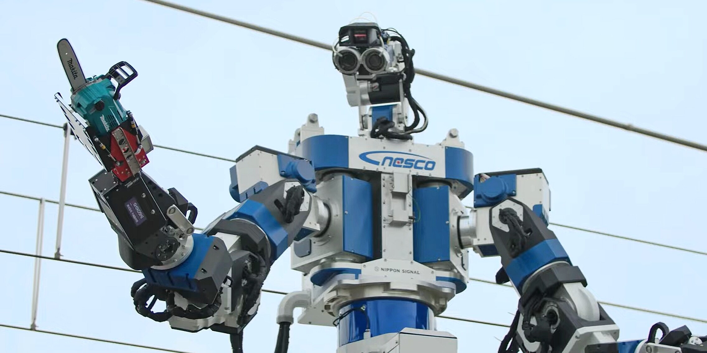 Robot colossus maintains Japanese railway lines - digitec