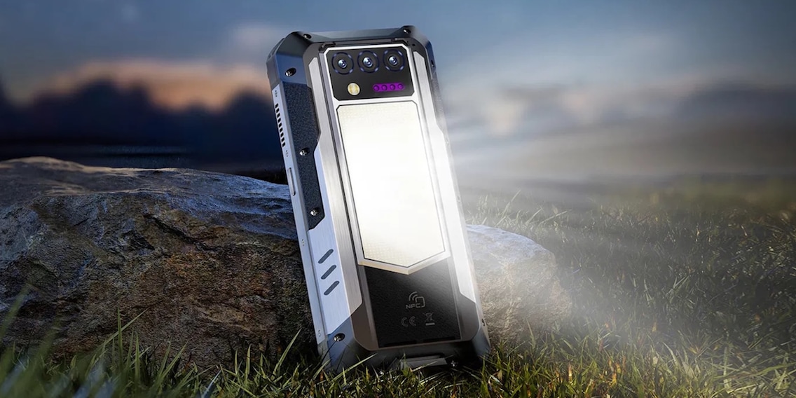 Oukitel WP100 Titan mit Projektor, Lampe, Nachtsicht, 33'000-mAh-Akku ...