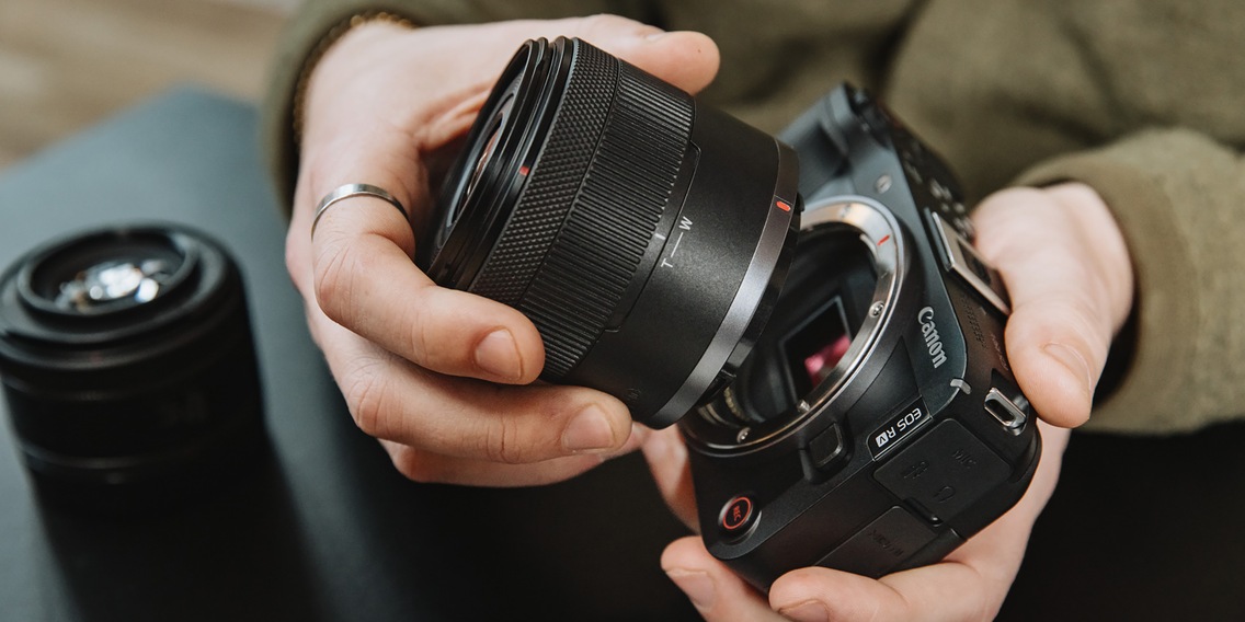 Canon presents EOS R50V and two lenses - Digitec