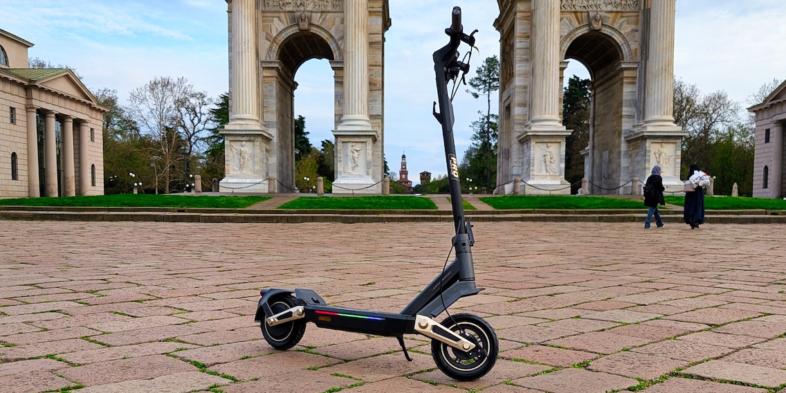Navee ST3 and GT3: new e-scooters with suspension and LEDs unveiled ...